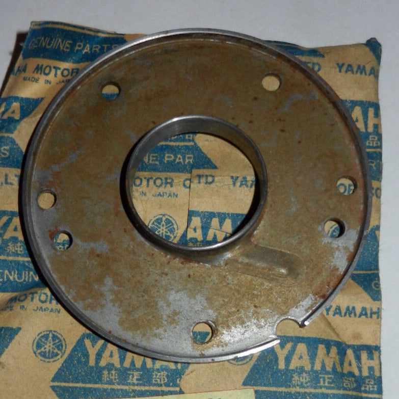 YAMAHA DS6 TD2 YDS5 YM2C OIL SEAL HOUSING 156-15359-00 / 156-15359-01 – Pro-Formance Cycle