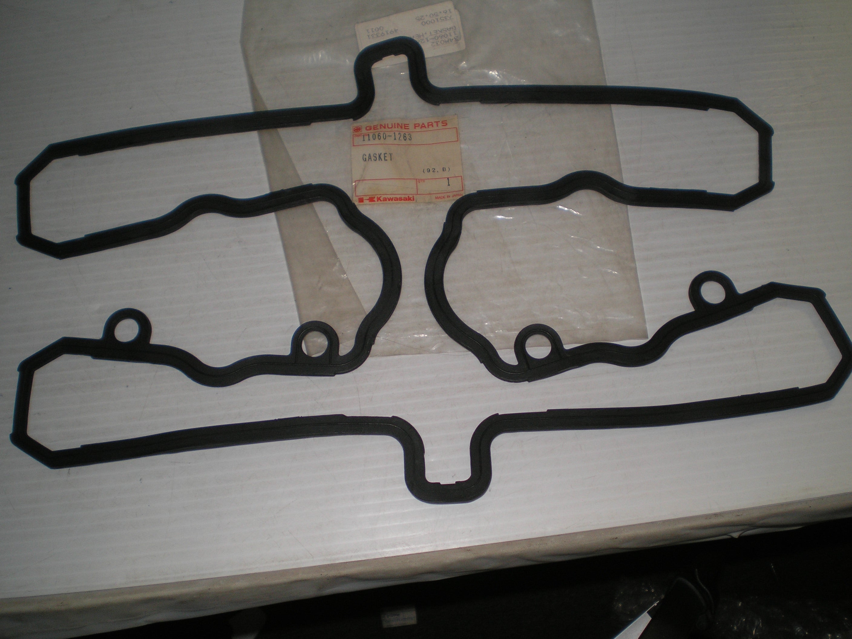 KAWASAKI ZR1100 Cylinder Head / Valve Cover Gasket 11060-1263 – Pro ...